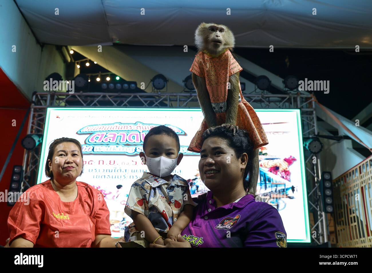 Bangkok, Bangkok, Thailand. 25th Sep, 2025. Prakit Monkey Show is a ...