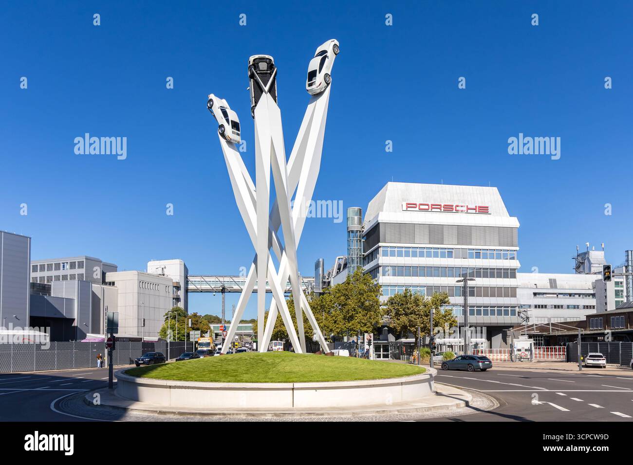 Porsche Zentrale mit Hauptsitz am Porscheplatz in Stuttgart ...