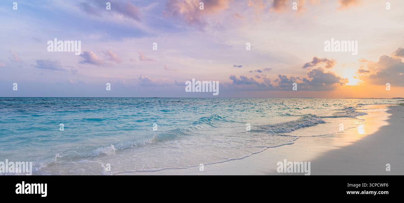 Breathtaking sunset in ocean hi-res stock photography and images - Alamy