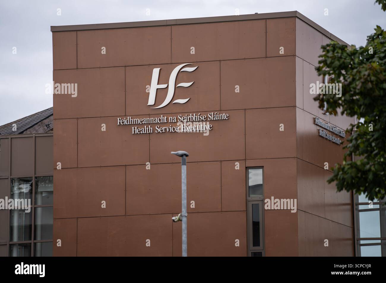 Hse ireland logo hi-res stock photography and images - Alamy