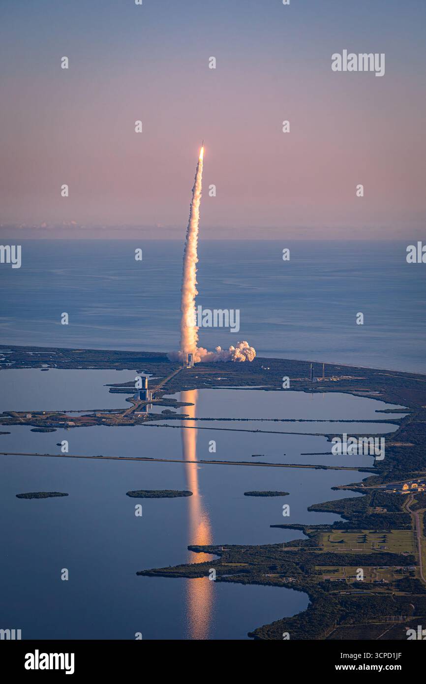 A United Launch Alliance Atlas 5 551 rocket launches 27 of Amazon’s ...