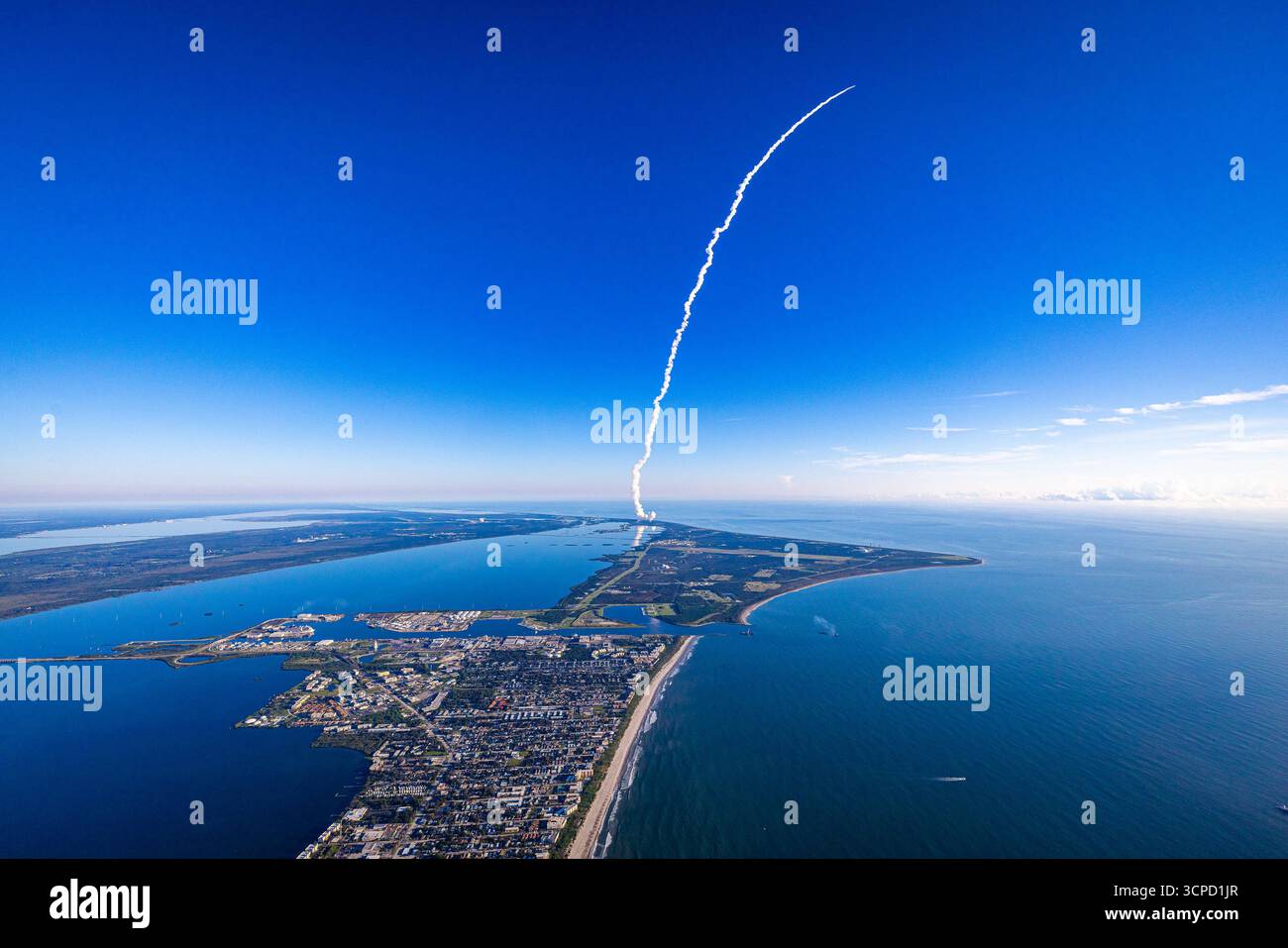 A United Launch Alliance Atlas 5 551 rocket launches 27 of Amazon’s ...