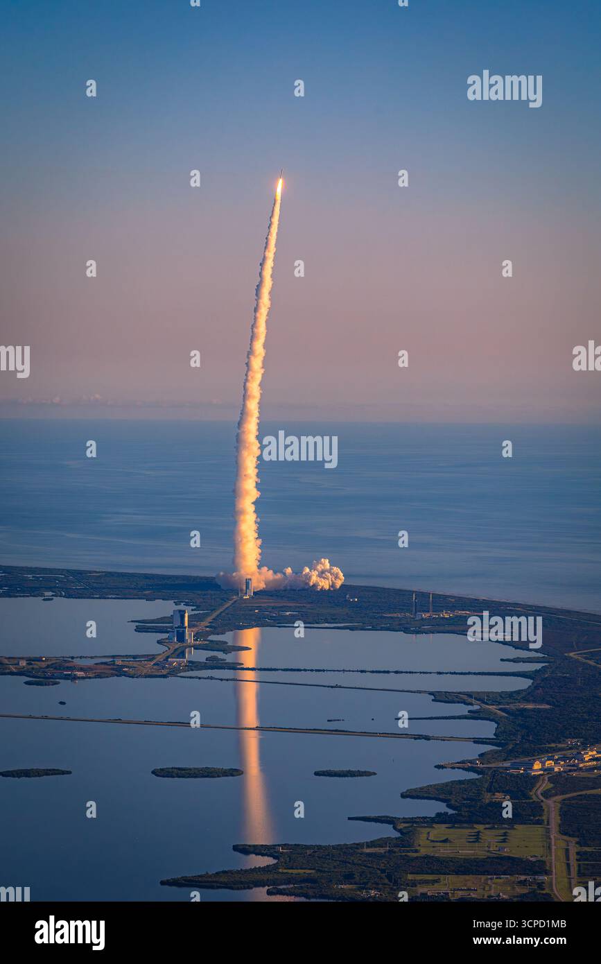 A United Launch Alliance Atlas 5 551 rocket launches 27 of Amazon’s ...