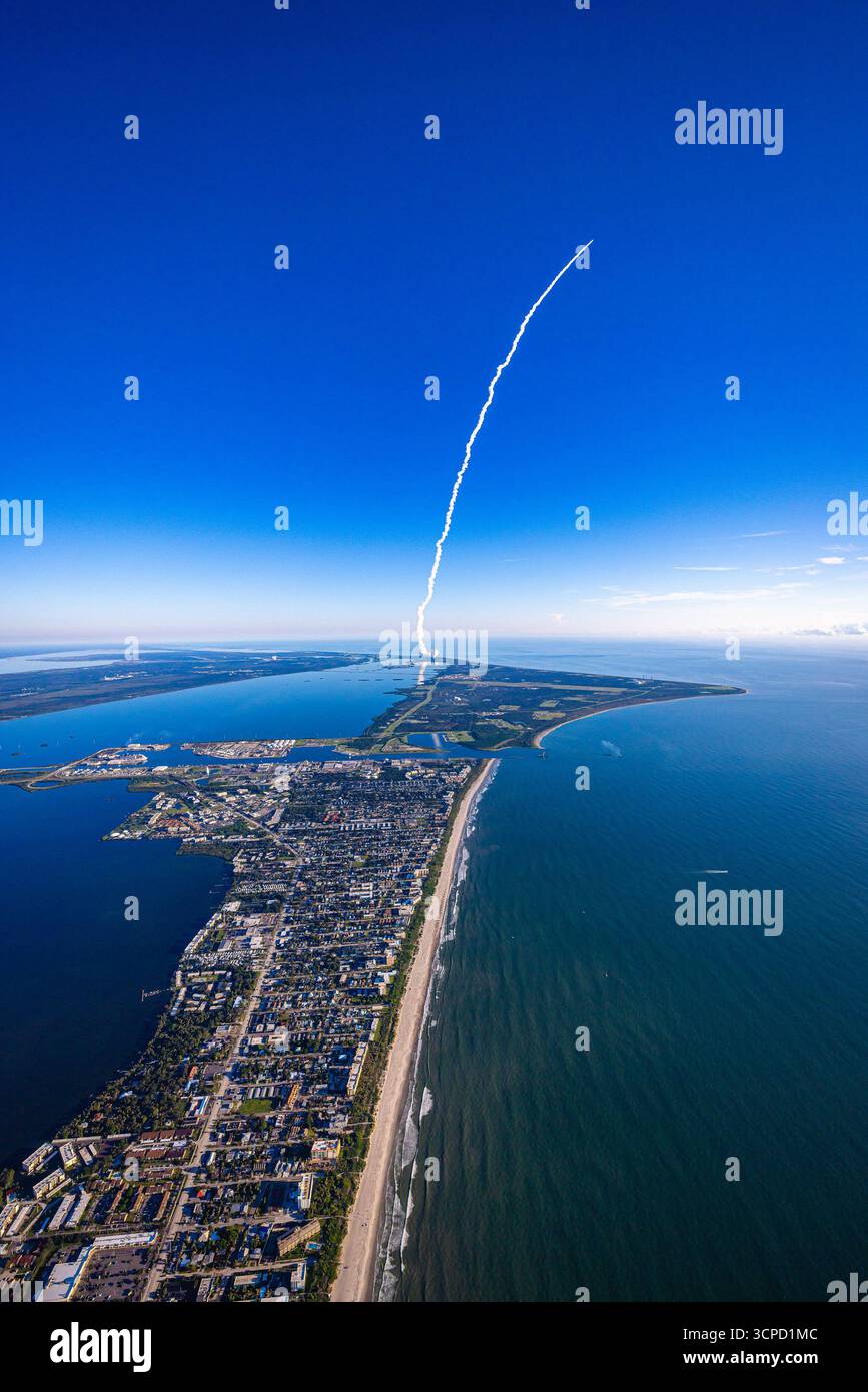 A United Launch Alliance Atlas 5 551 rocket launches 27 of Amazon’s ...