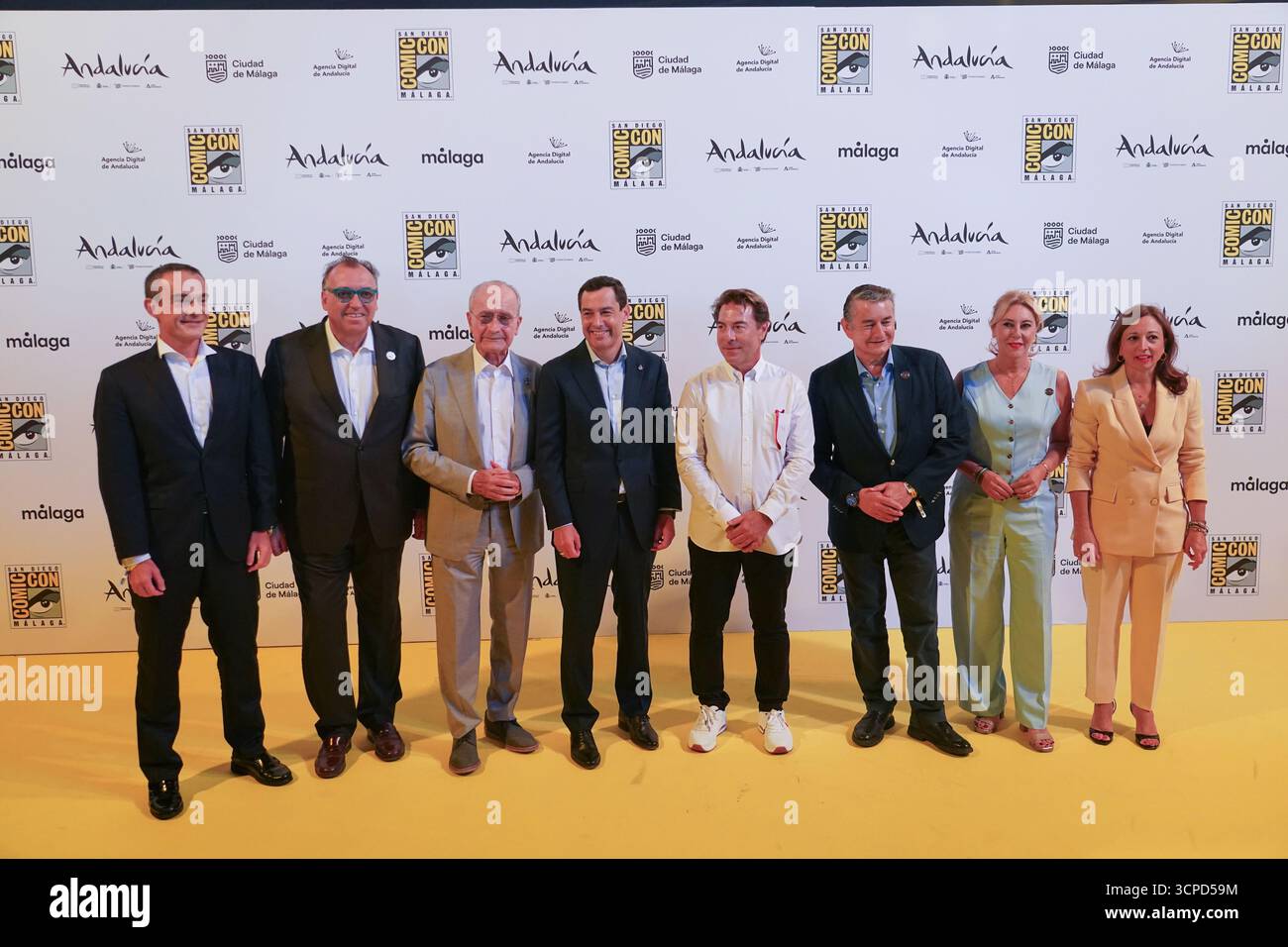 The president of the Junta, Juanma Moreno (c), on his arrival at the ...