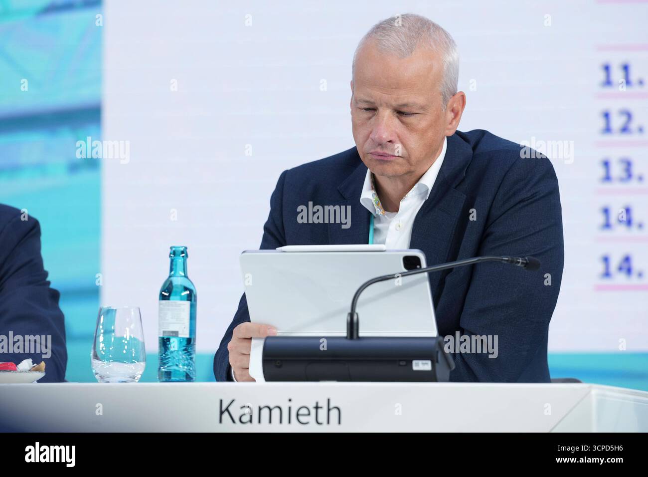 Chemie und Pharma Summit 2025 in Berlin Dr. Markus Kamieth ...