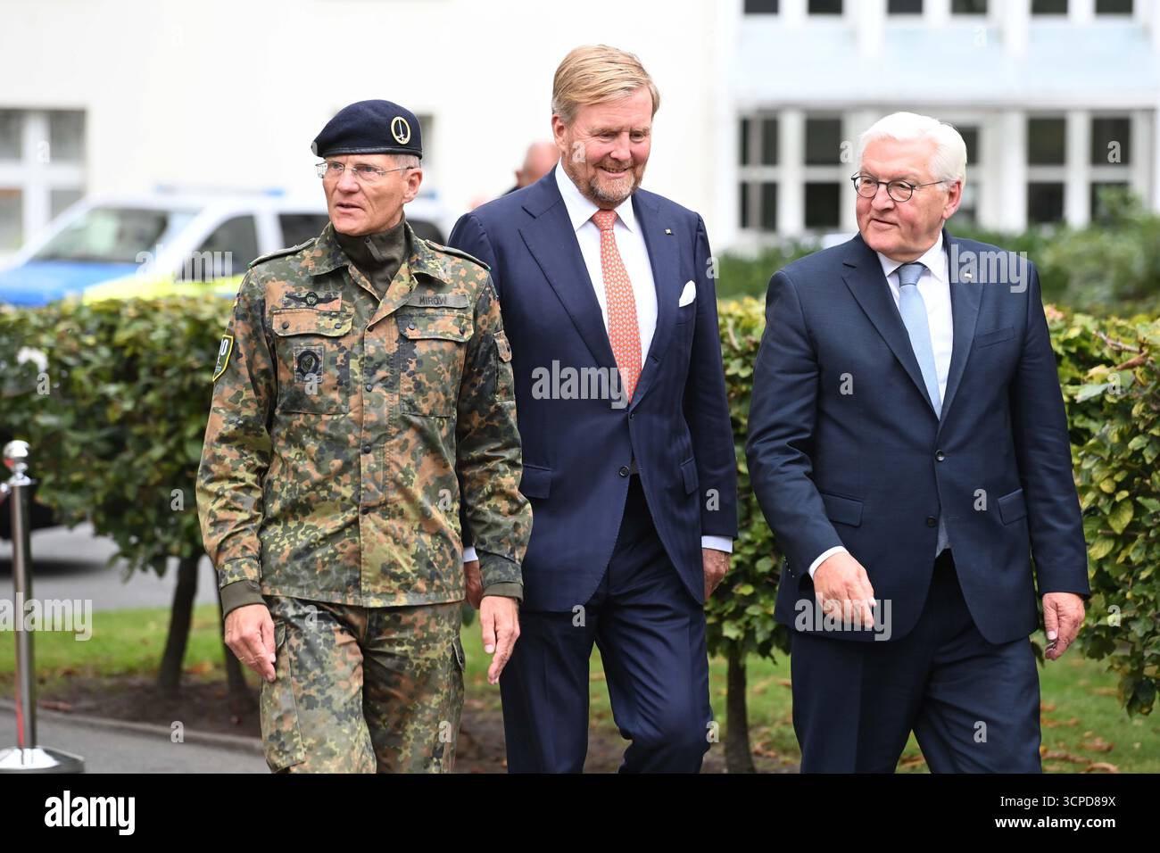 From left: Federal President Frank-Walter Steinmeier and King Willem ...