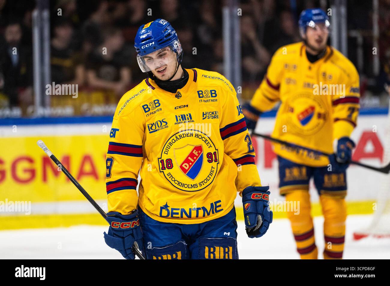 250925 Djurgårdens Håvard Salsten deppar under ishockeymatchen i SHL ...