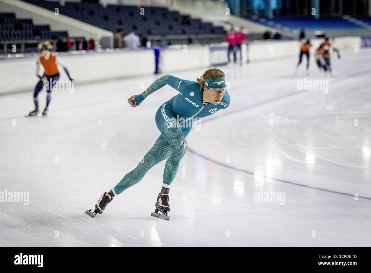 HEERENVEEN - Jorrit Bergsma trains in Thialf during the presentation of ...