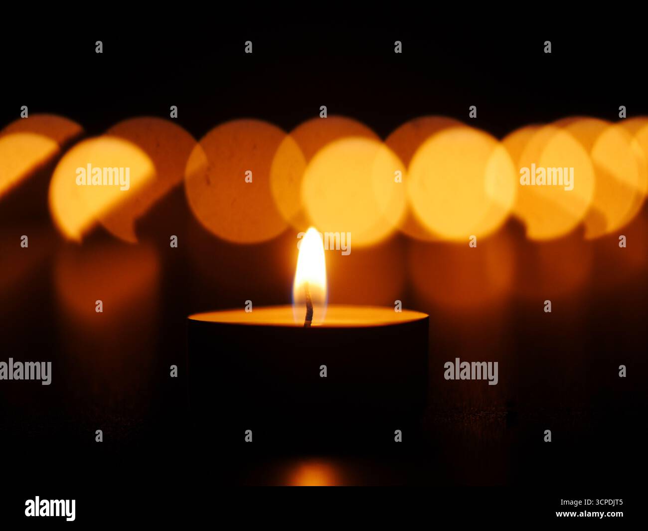 Light source in dark room hi-res stock photography and images - Alamy