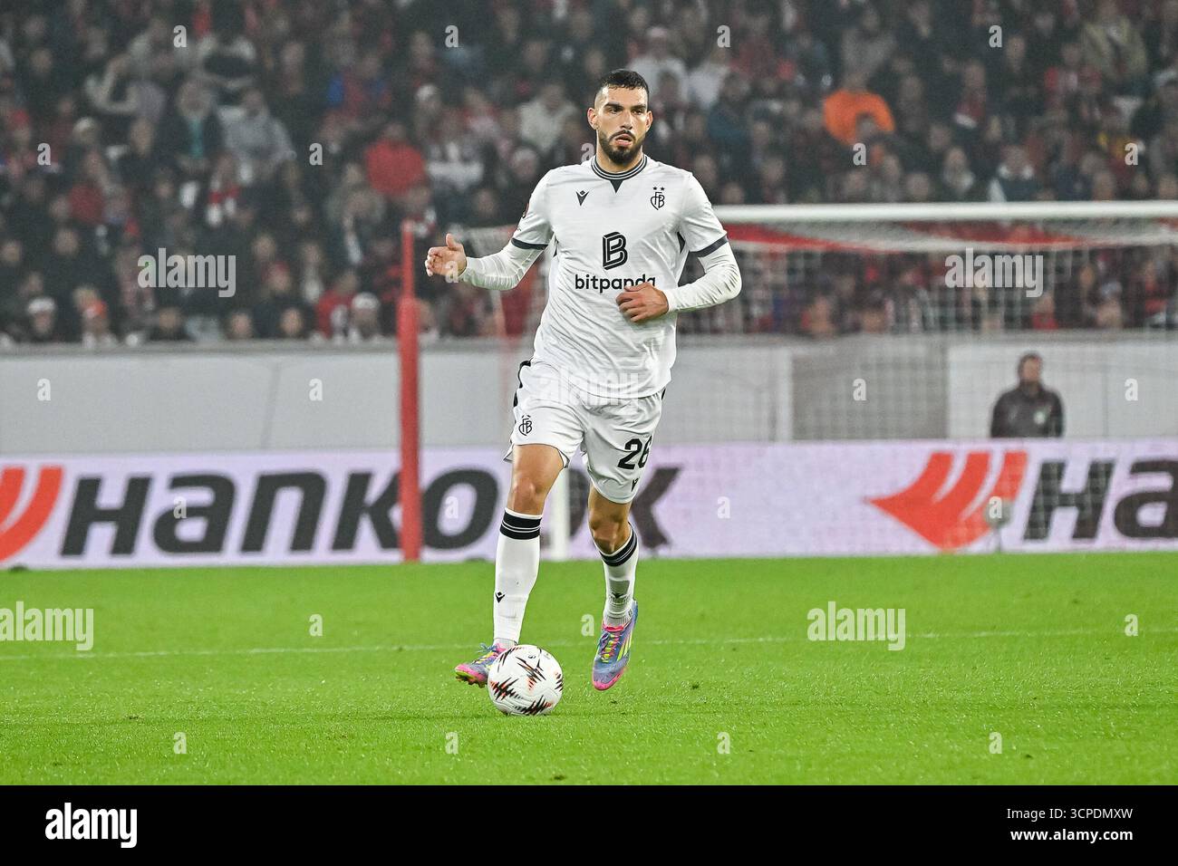 Adrian Leon Barisic (FC Basel, #26) am Ball. GER, SC Freiburg - FC ...