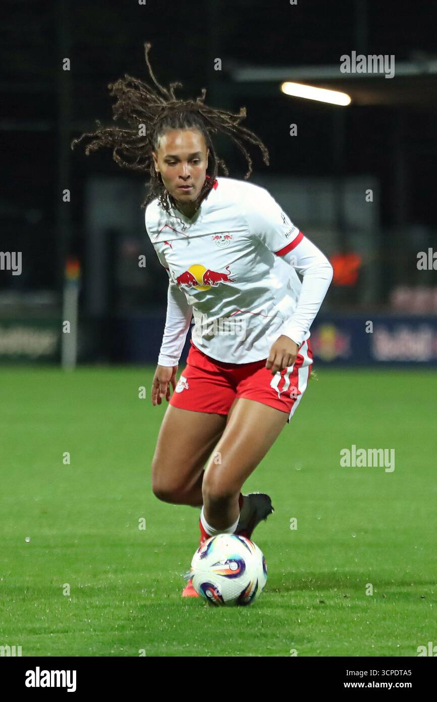 Lisa Baum (11, RB Leipzig). Fu?ball, Google Pixel Frauen-Bundesliga ...