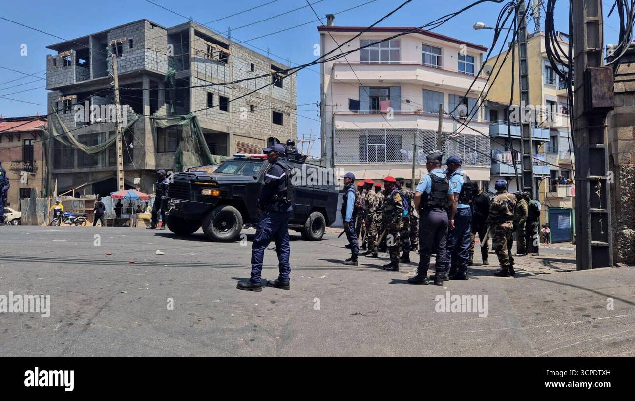 Security forces and military officers block access to the square for ...