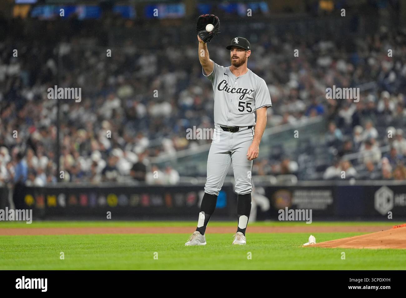 BRONX, NY - SEPTEMBER 24: Chicago White Sox Pitcher Fraser Ellard (55 ...
