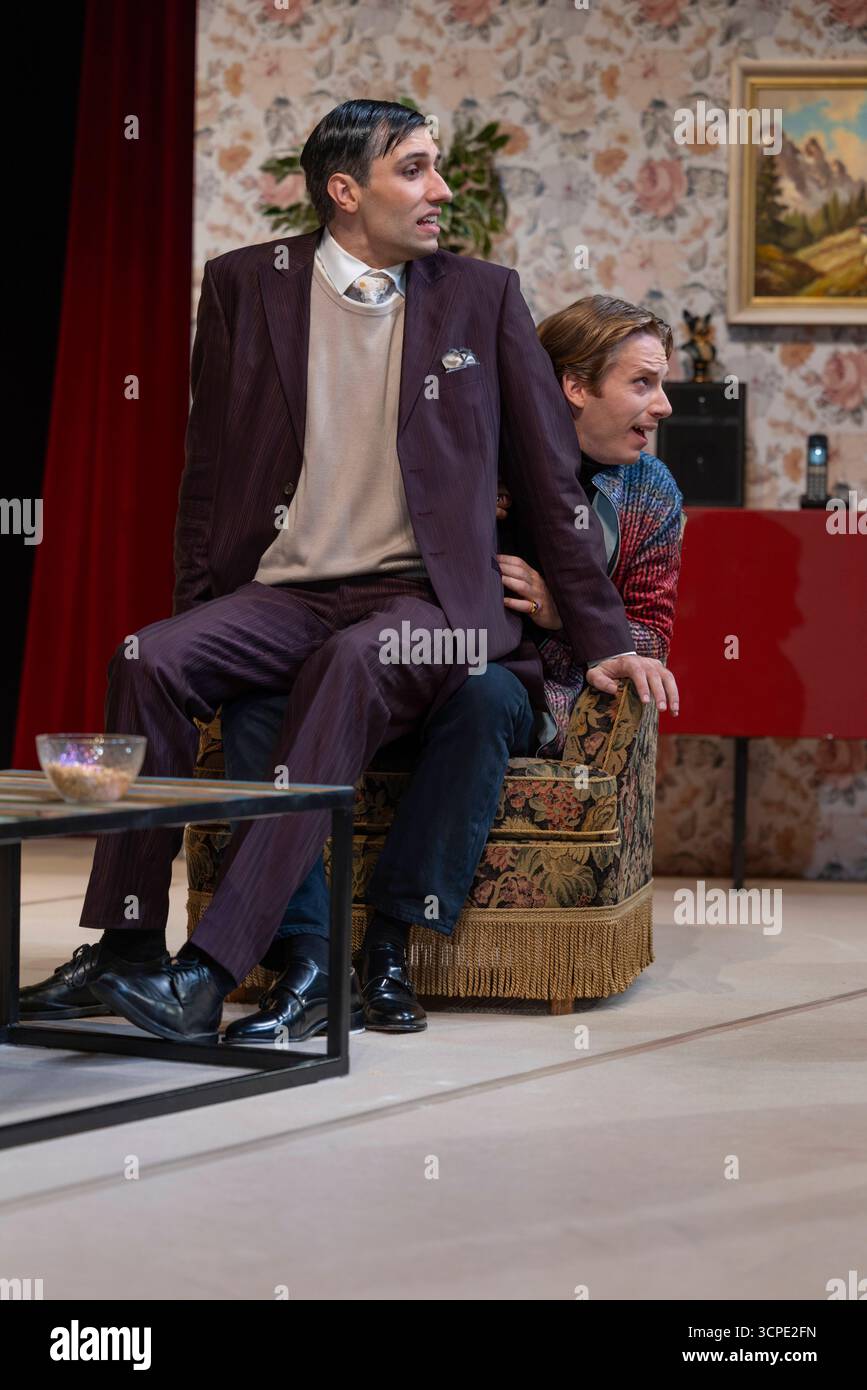 Funny Money Landestheater Eisenach 24092025 - Noah Alexander Wolf als ...