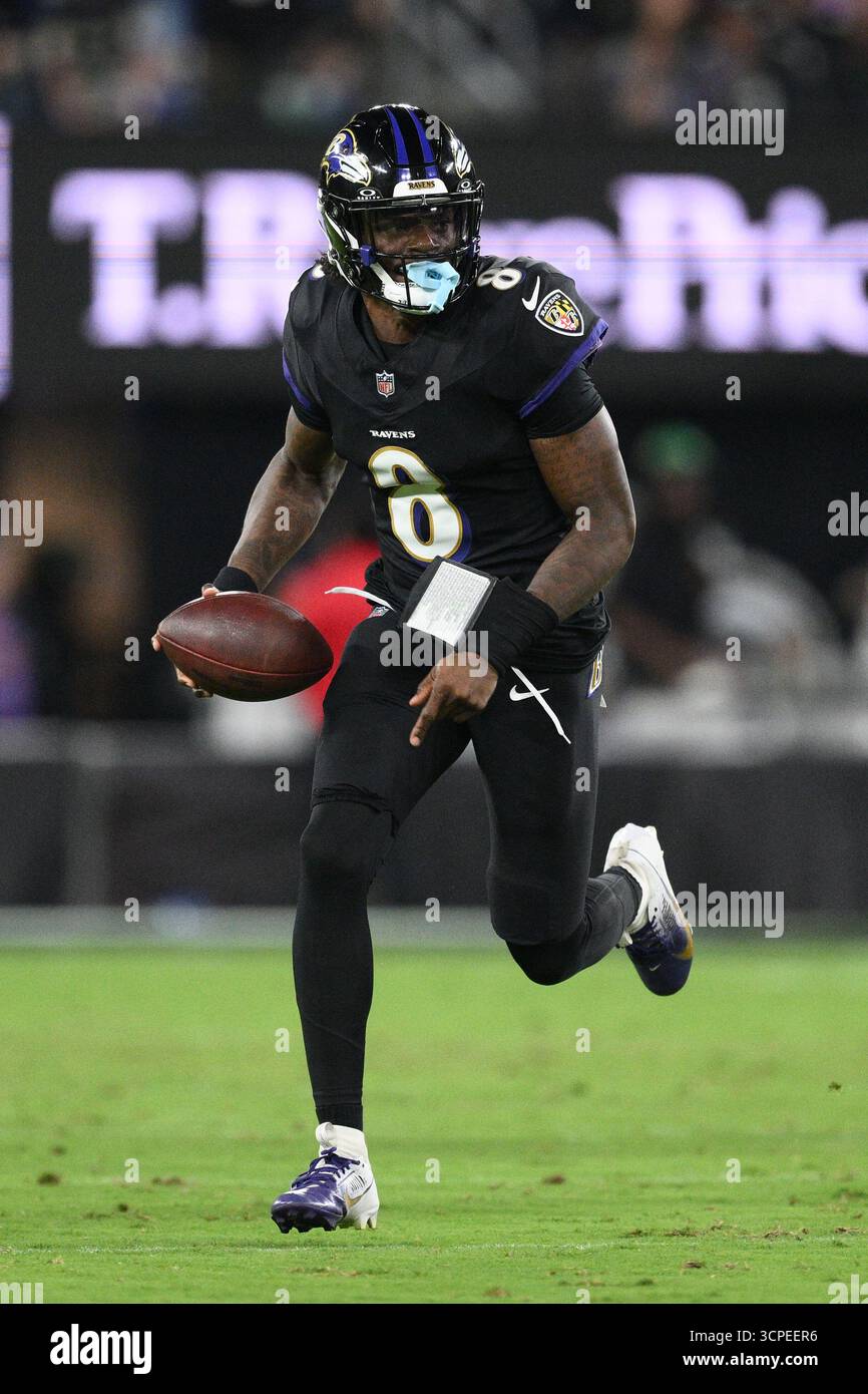 Baltimore Ravens quarterback Lamar Jackson (8) in action during the ...