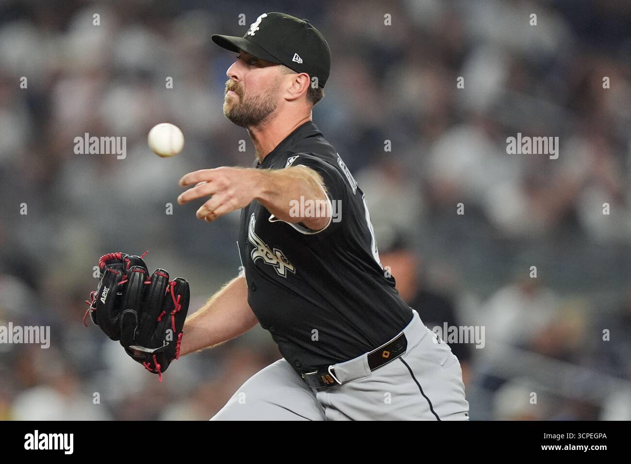 Chicago White Sox's Tyler Gilbert pitches during the fifth inning of a ...
