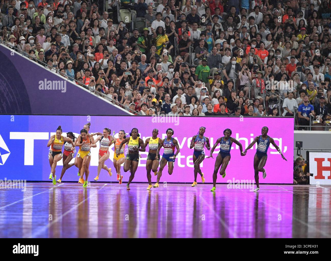 4x100m women’s relay race final at the World Athletics Championships ...
