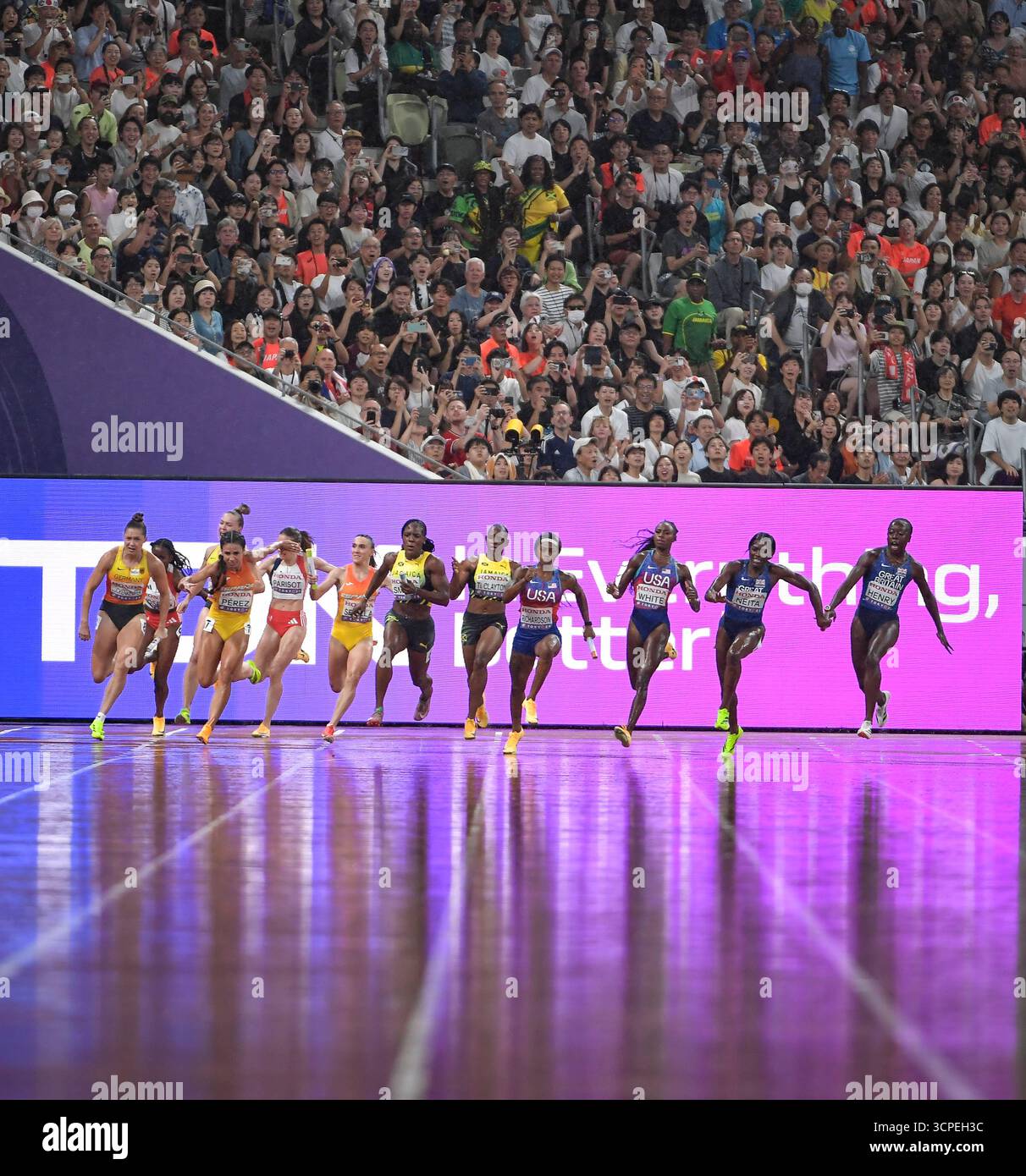 4x100m women’s relay race final at the World Athletics Championships ...