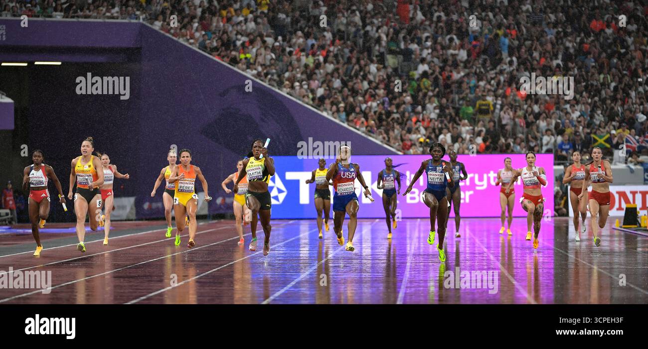 4x100m women’s relay race final at the World Athletics Championships ...