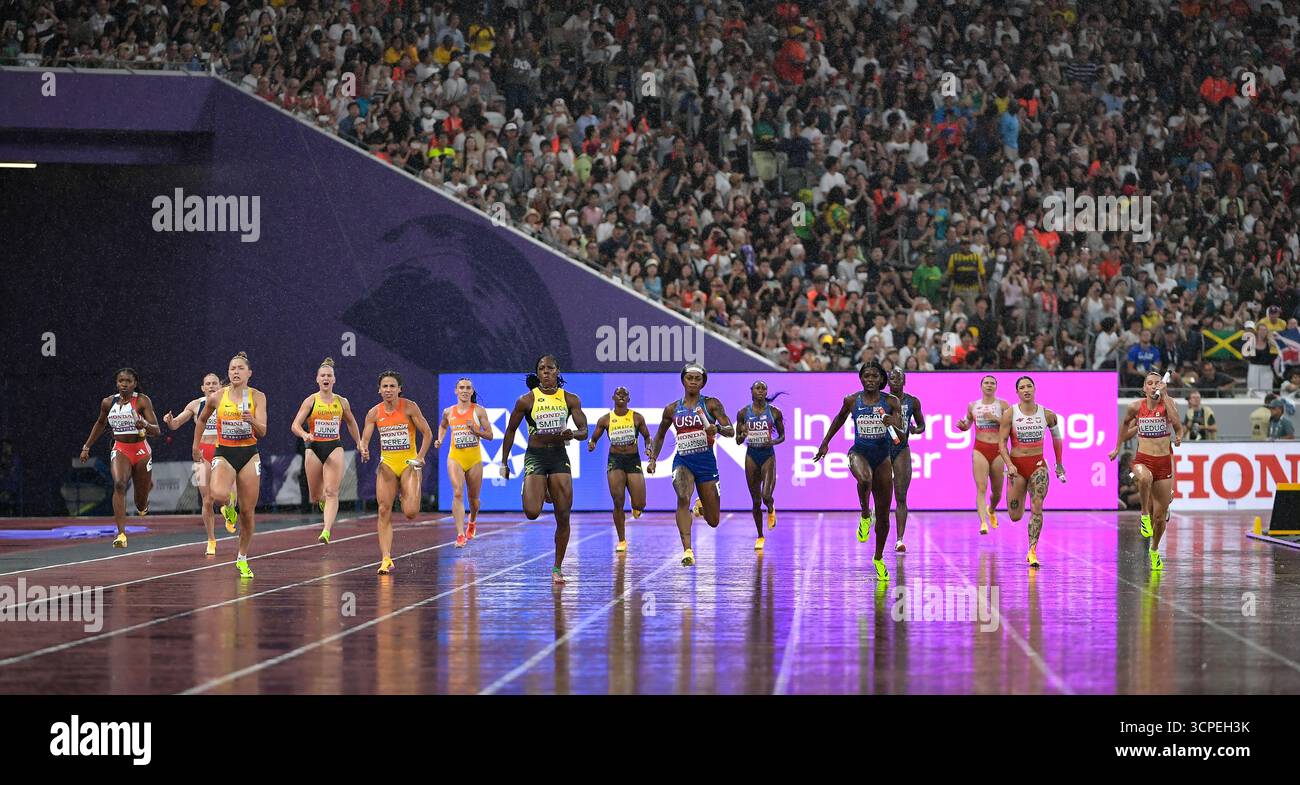 4x100m women’s relay race final at the World Athletics Championships ...