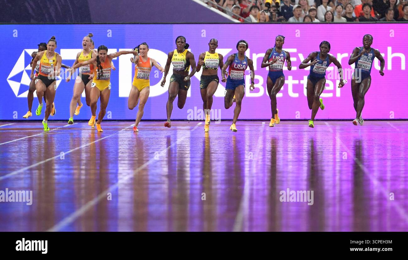 4x100m women’s relay race final at the World Athletics Championships ...