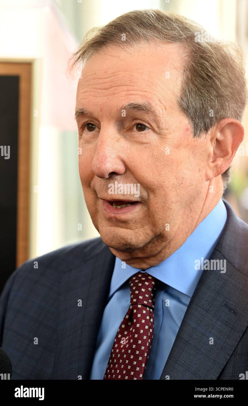Television Journalist Chris Wallace does interviews at his Star ...