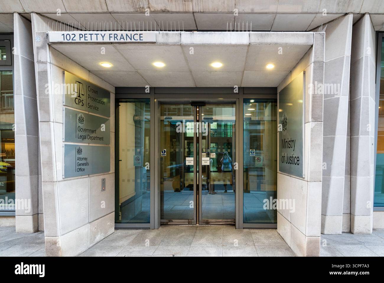 Ministry of justice uk logo hi-res stock photography and images - Alamy