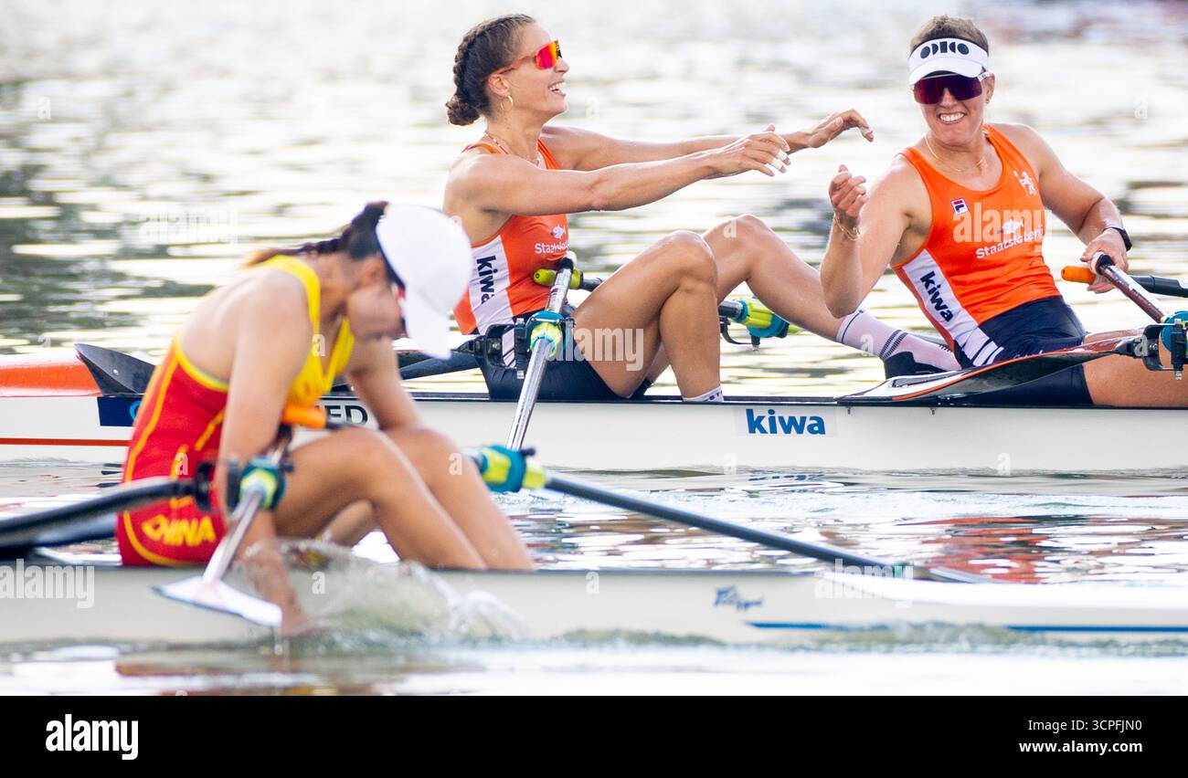 SHANGHAI - Benthe Boonstra and Roos de Jong in action during the Women ...