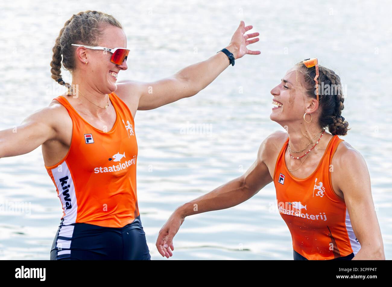 SHANGHAI - Benthe Boonstra and Roos de Jong in action during the Women ...