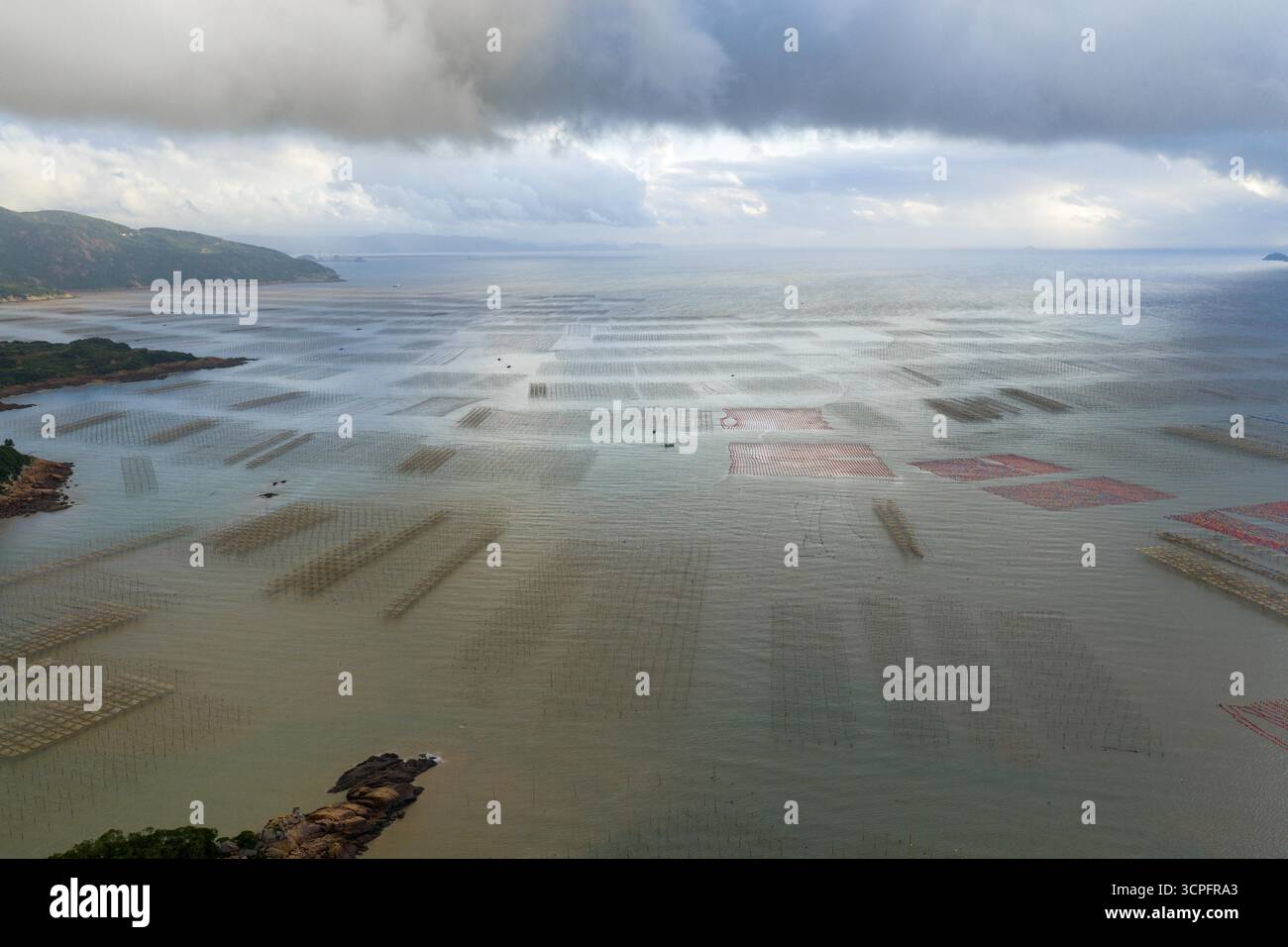 Aerial photo shows the "marine granary" in Ningde City, southeast China ...
