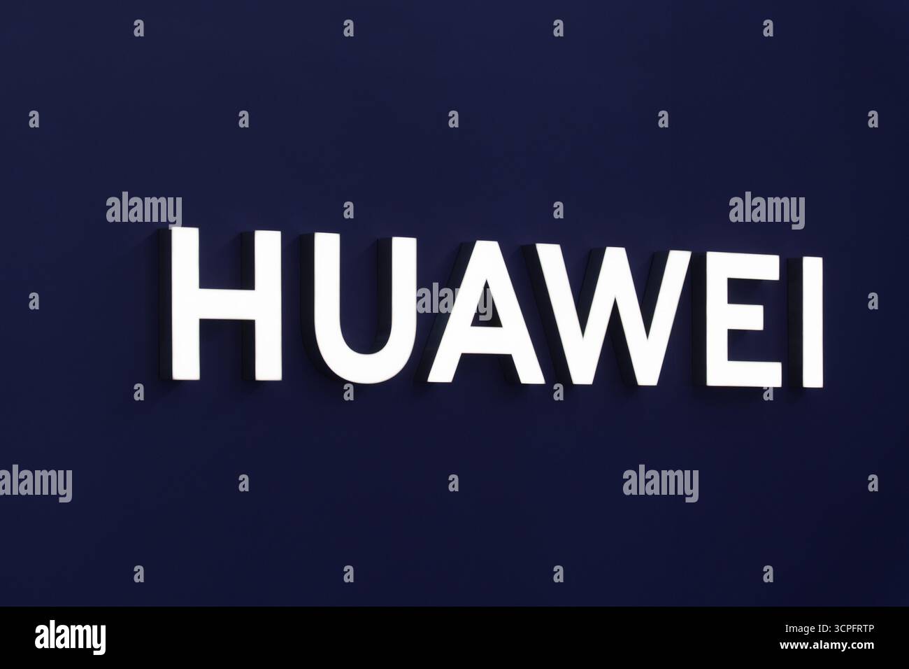 SHANGHAI, CHINA - SEPTEMBER 26, 2025 - The audience visited HUAWEI ...