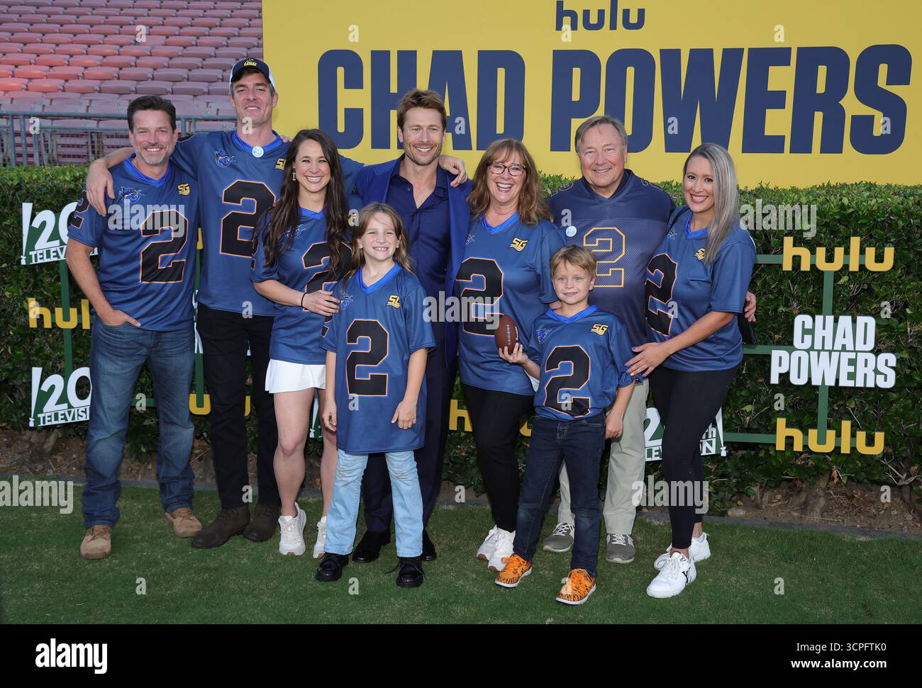 25 September 2025 . Pasadena, California - Cyndy Powell, Glen Powell ...