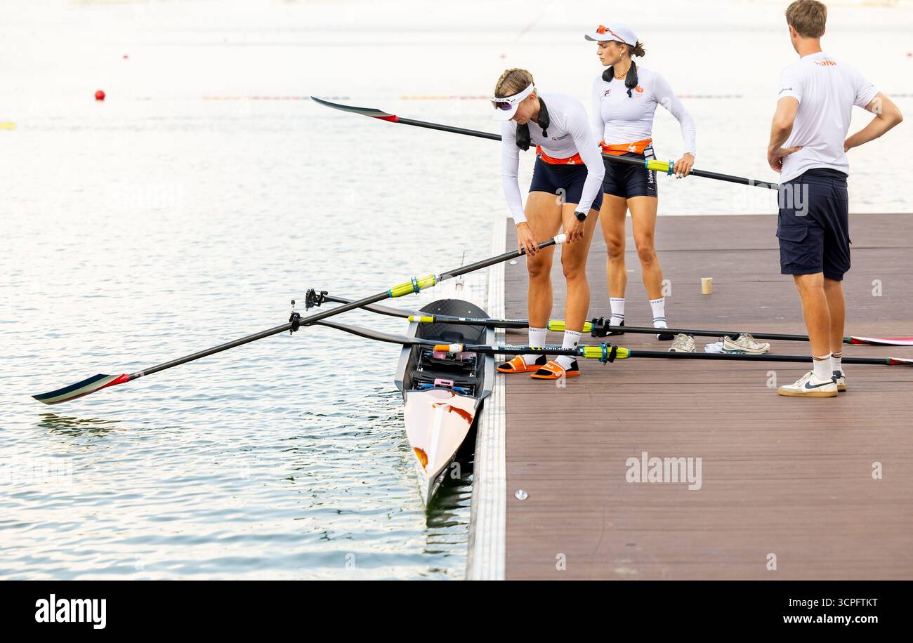 SHANGHAI - Benthe Boonstra and Roos de Jong before the Women's Double ...