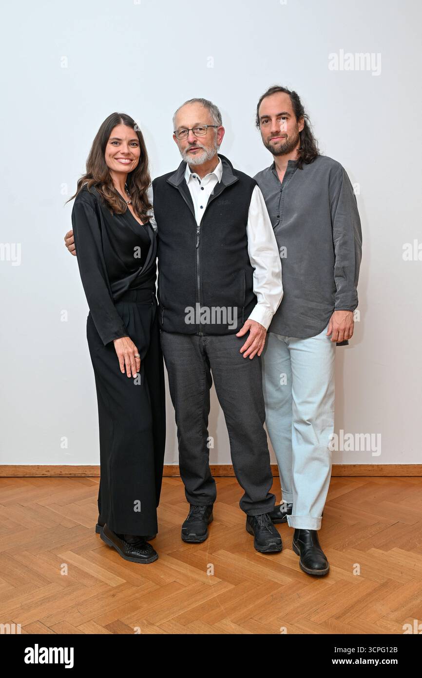 Filmgespraech Nicola von Leffern und Jakob Carl Sauer zum Film To ...