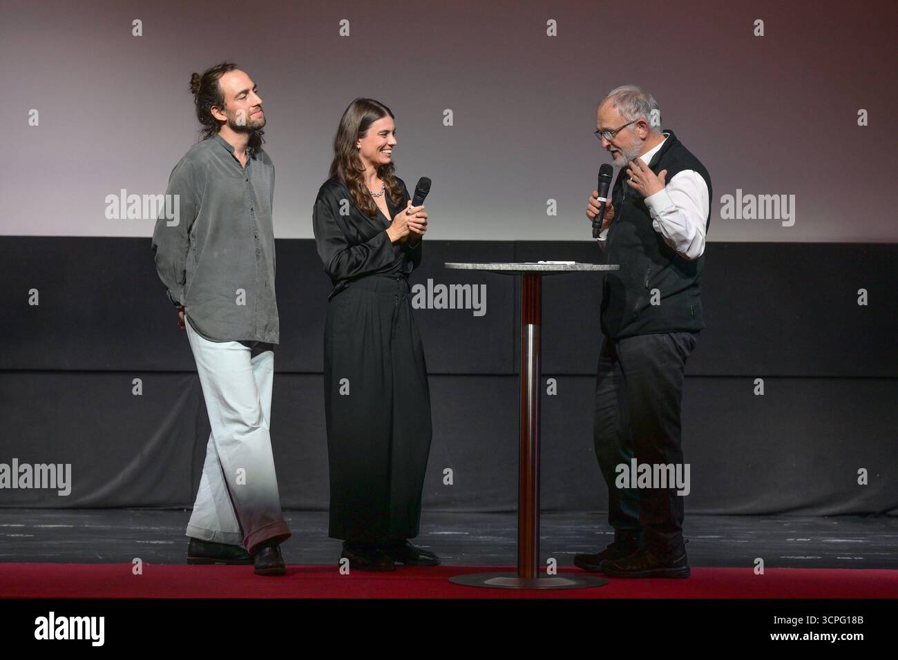 Filmgespraech Nicola von Leffern und Jakob Carl Sauer zum Film To ...