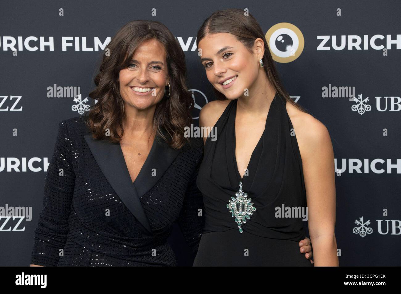Sandra Studer mit Tochter Julia Müller bei der Festivaleröffnung mit ...