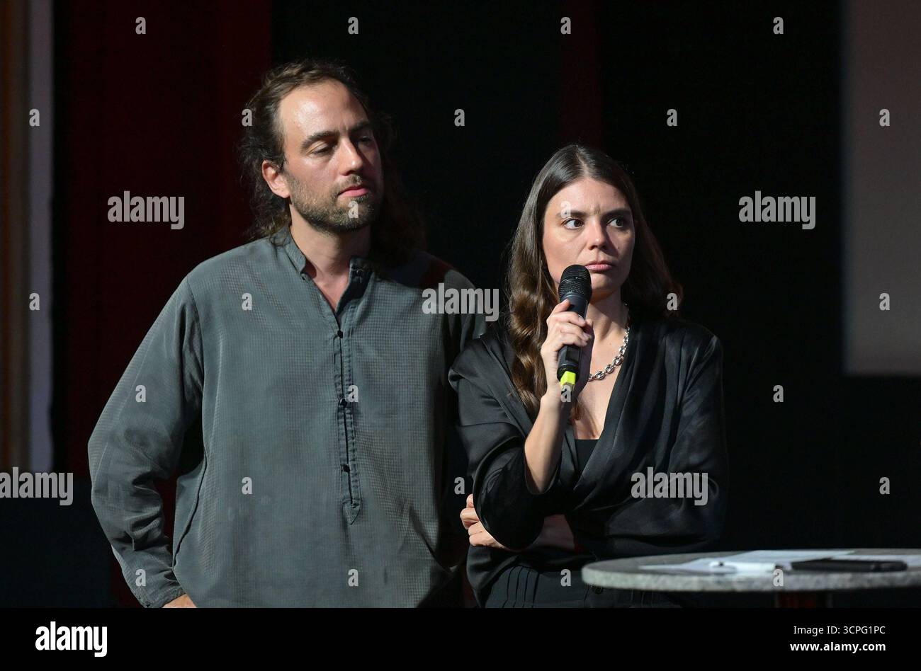 Filmgespraech Nicola von Leffern und Jakob Carl Sauer zum Film To ...