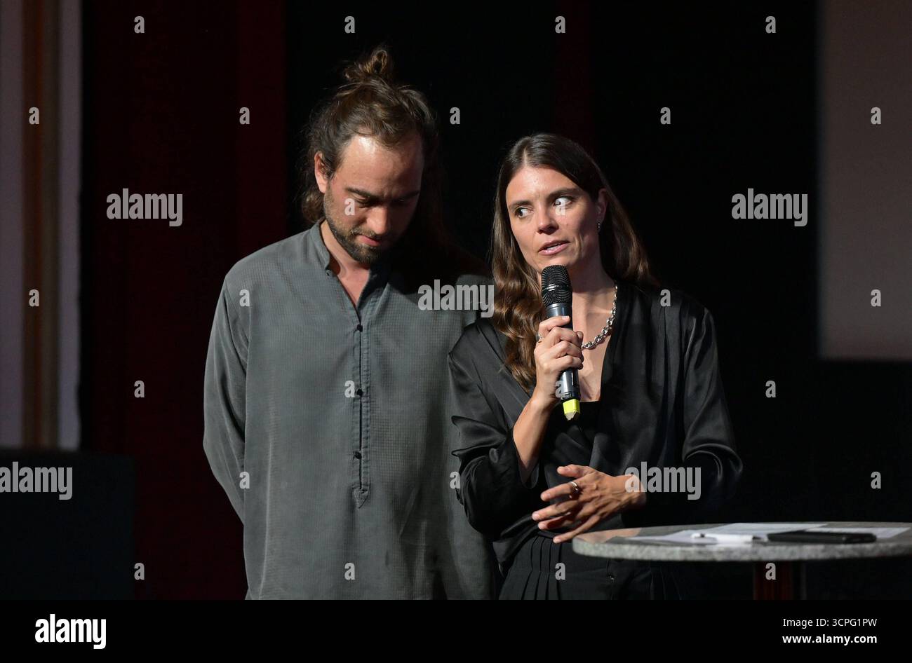 Filmgespraech Nicola von Leffern und Jakob Carl Sauer zum Film To ...
