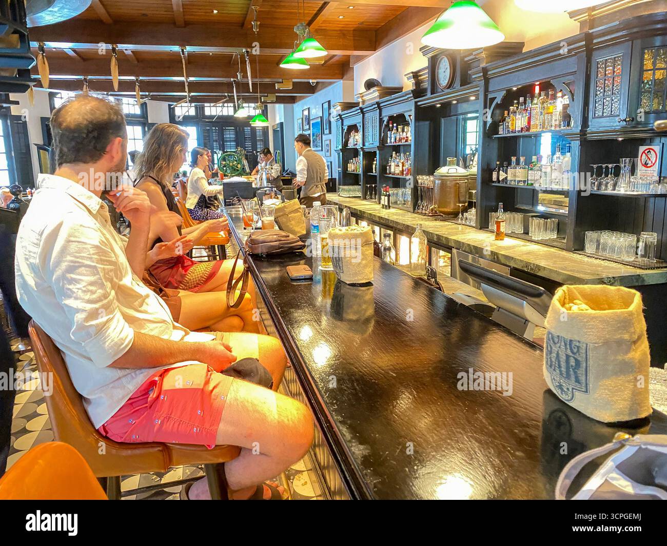 Long bar punter hi-res stock photography and images - Alamy