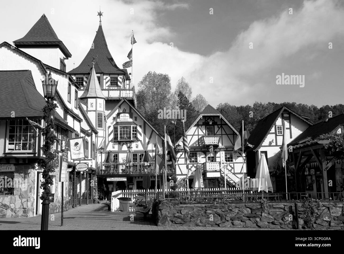 Cobblestone street alpine style hi-res stock photography and images - Alamy