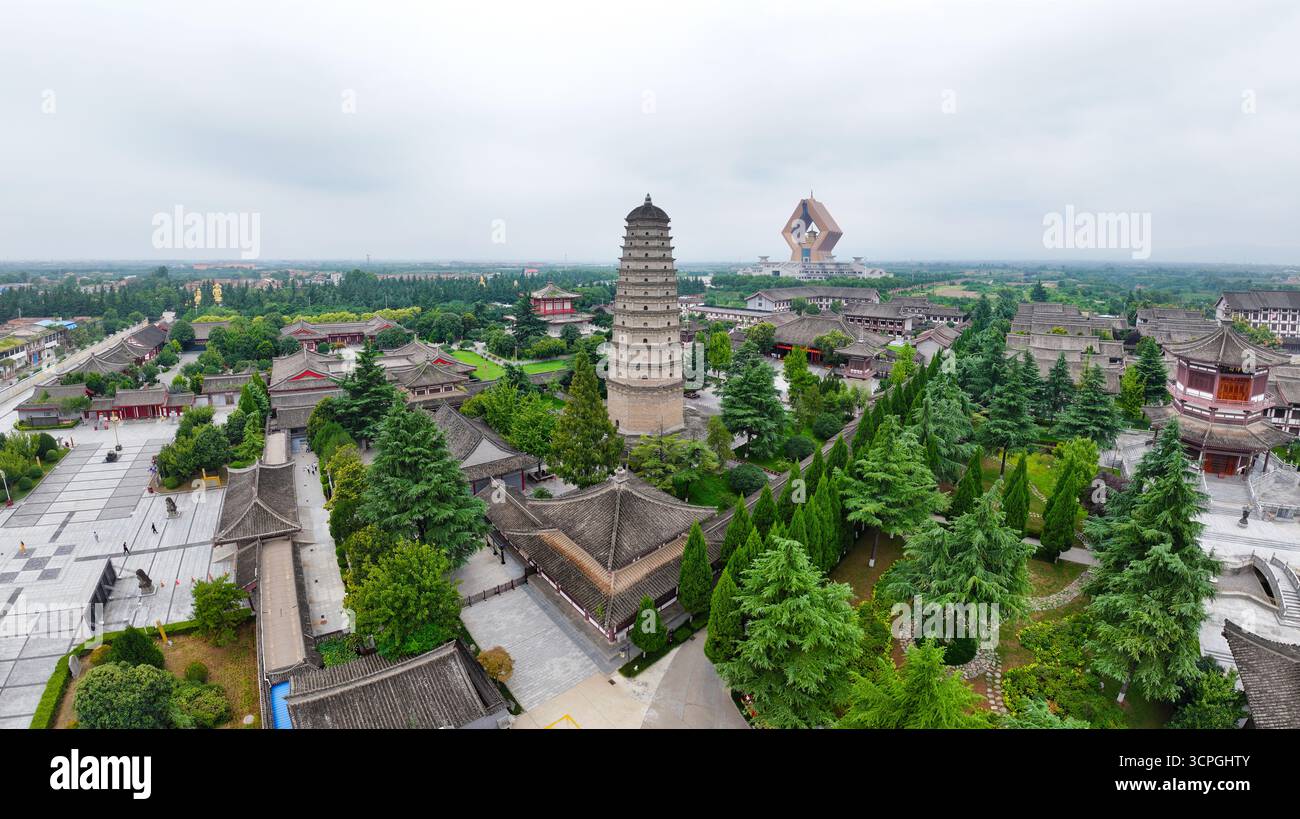 Famen temple tourist area hi-res stock photography and images - Alamy