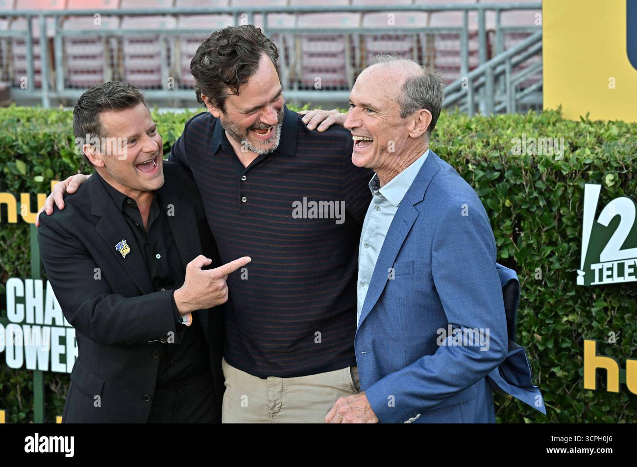 Steve Zahn, Tom Everett Scott und Toby Huss bei der Premiere der Hulu ...