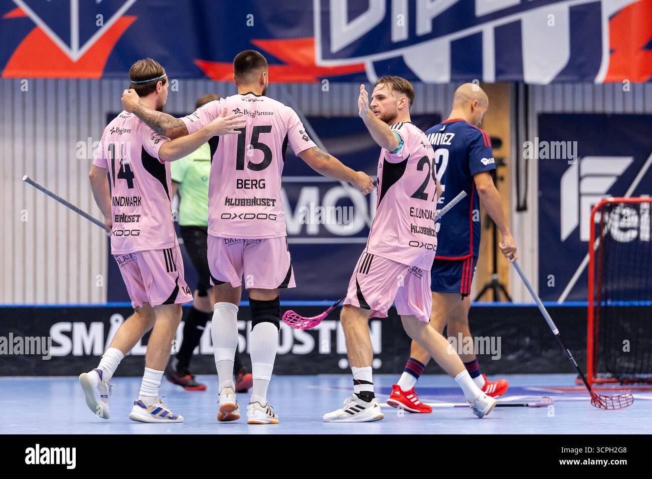 250924 Faluns Malte Lundmark, Simon Berg och Emil Lundmark jublar efter ...