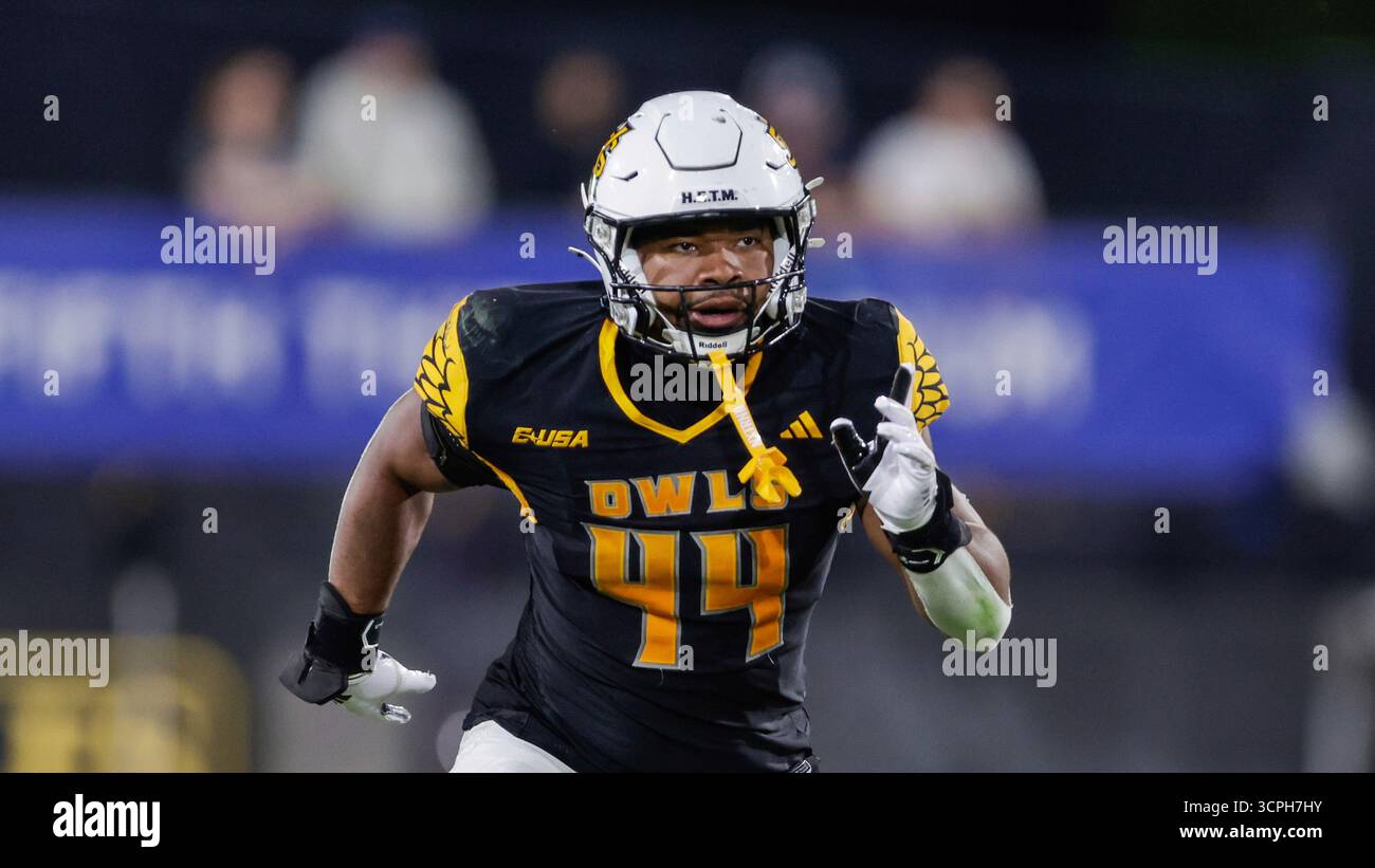 Kennesaw State linebacker Baron Hopson (44) defends during the second ...