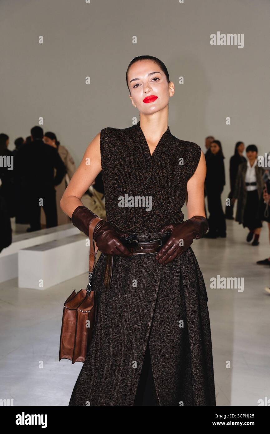 Gabrielle Caunesil Milan Fashion Week - Women S/S 2026 Max Mara Fashion ...