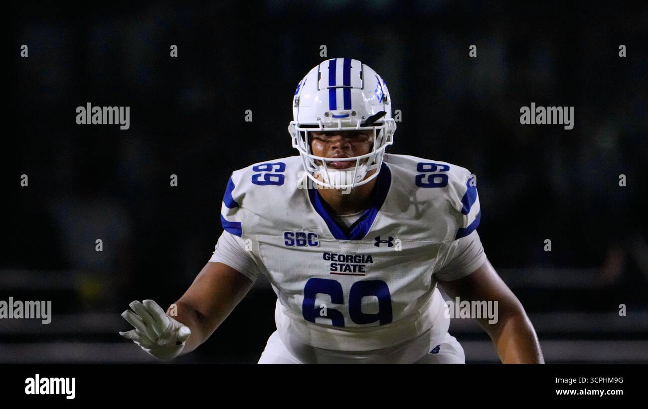 Georgia State offensive tackle Jeremiah McCrimmon (69) plays against ...