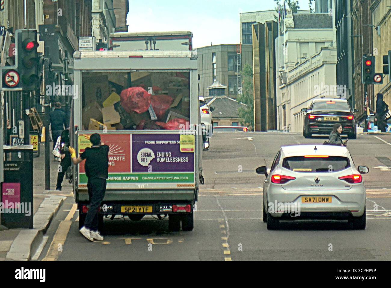 Glasgow, Scotland, UK. 25th September, 2025. UK Weather: Autumn weather ...