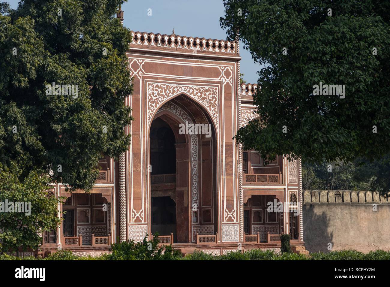 Tomb of I'timād-ud-Daulah. White marble mausoleum, Baby Taj, with ...