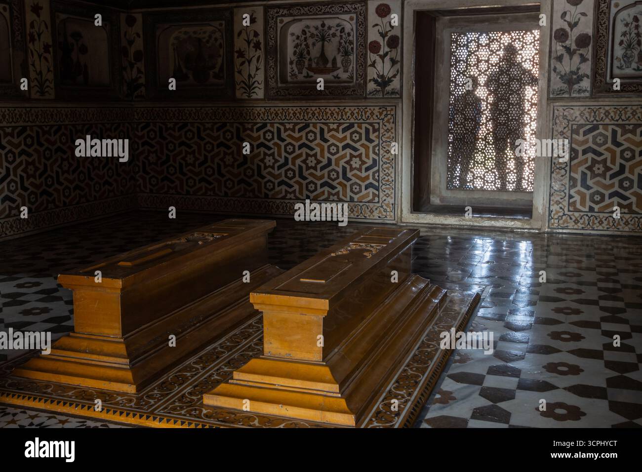 Tomb of I'timād-ud-Daulah. White marble mausoleum, Baby Taj, with ...